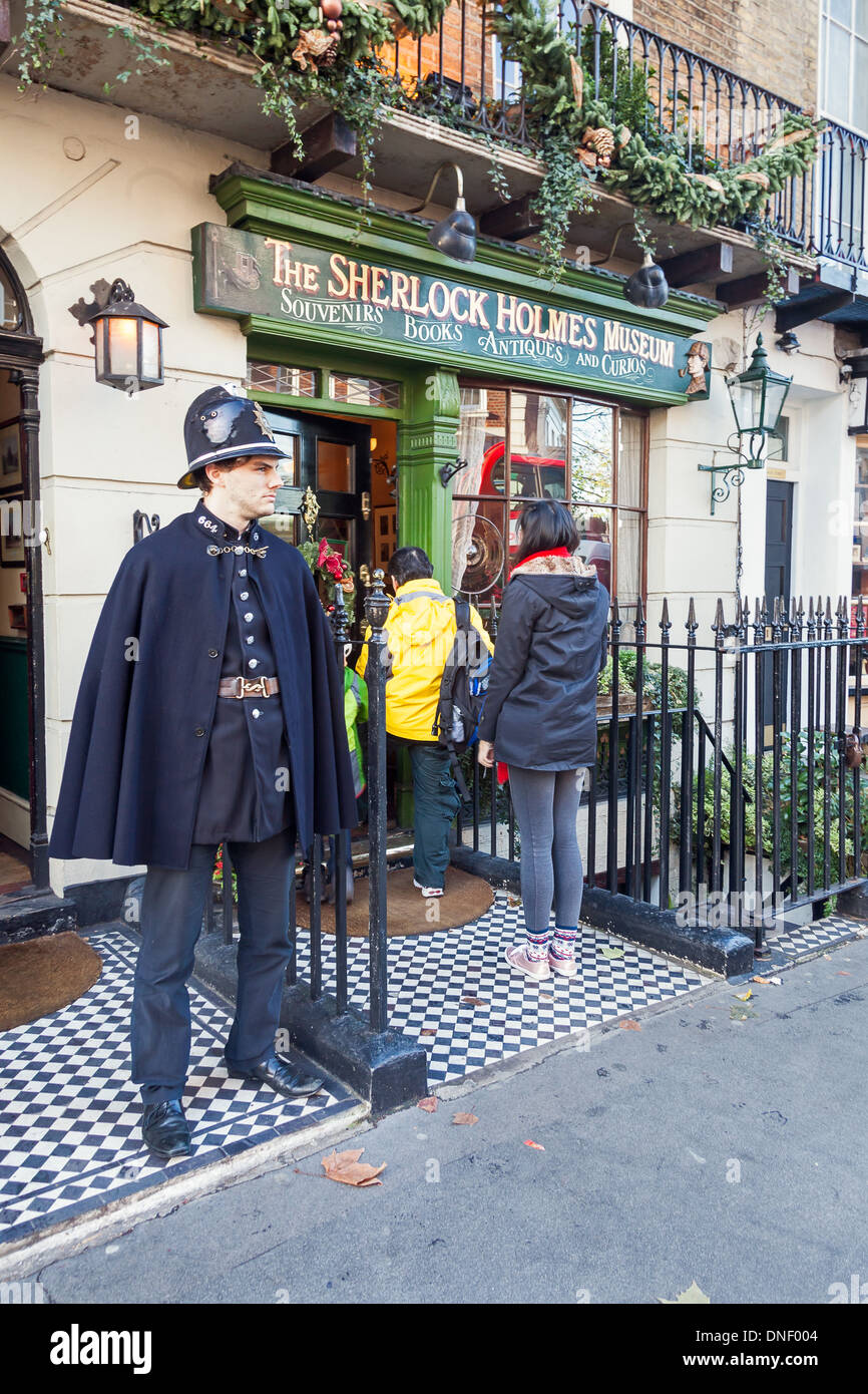 London, Baker Street The Sherlock Holmes Museum at 221b Stock Photo - Alamy