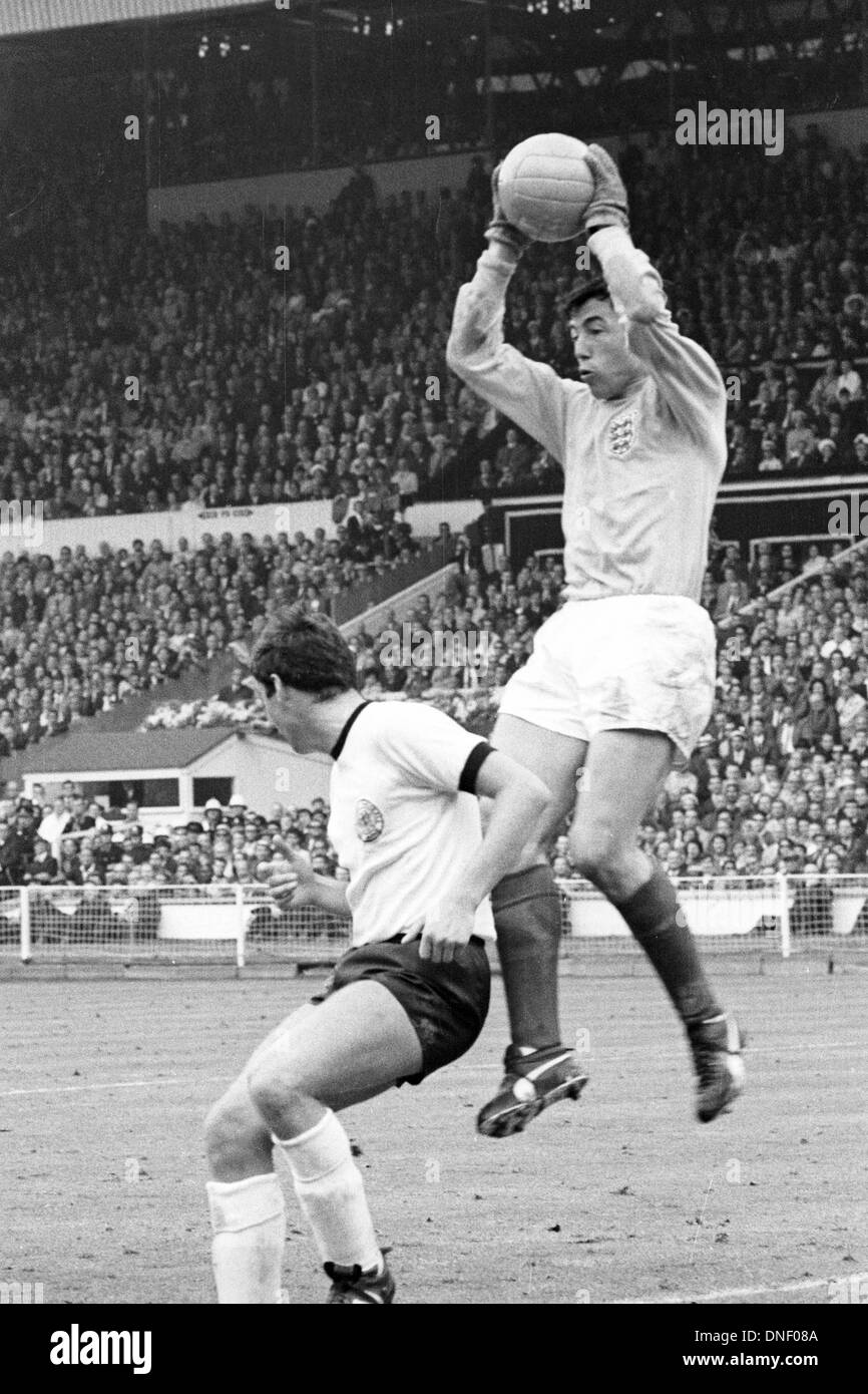 England goalie Black and White Stock Photos & Images - Alamy