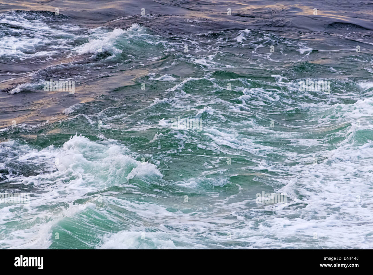 Green water and white foam of the north Atlantic ocean Stock Photo - Alamy