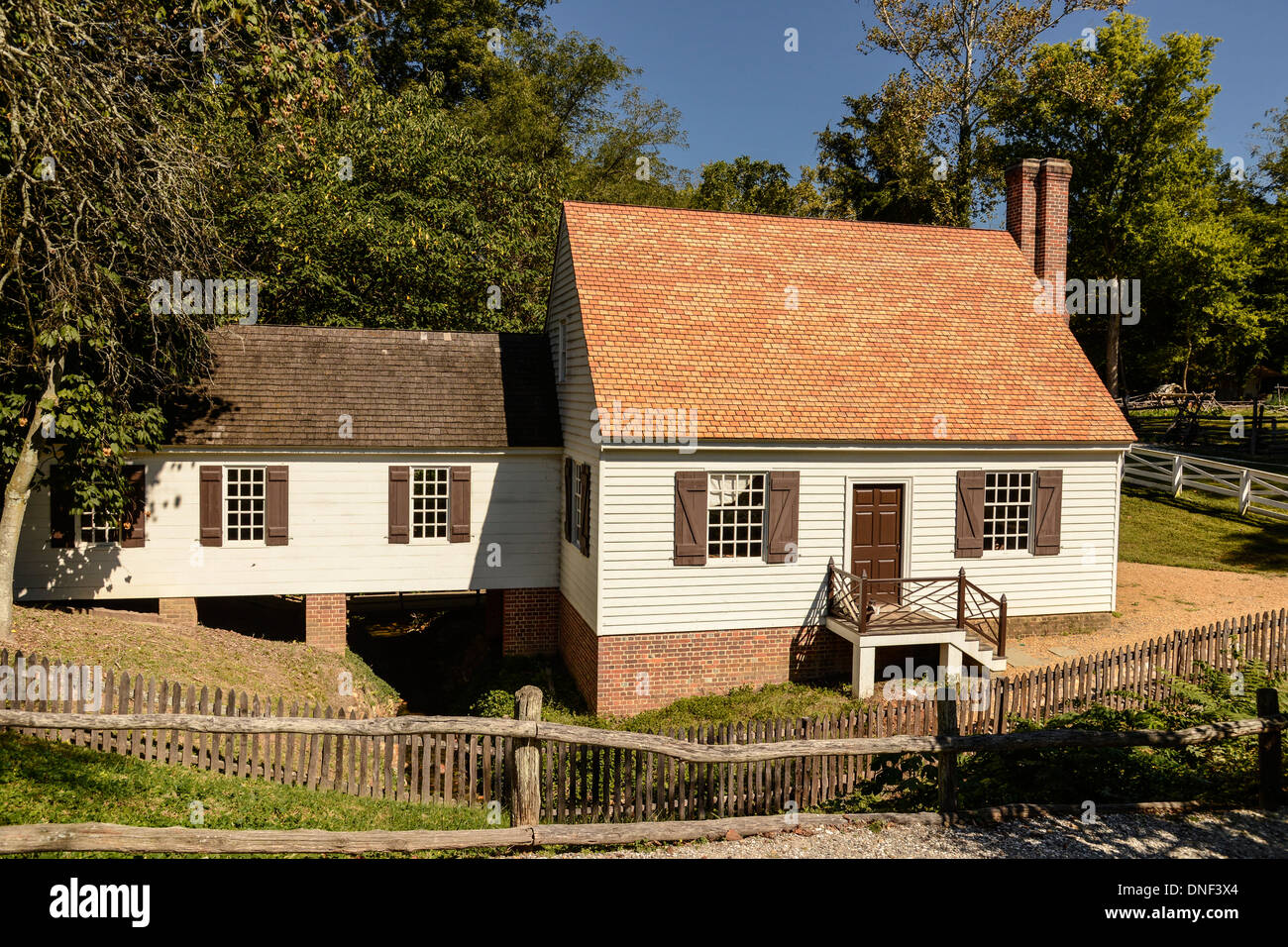 Colonial Williamsburg cabinetmaker's shop where 18th century style ...