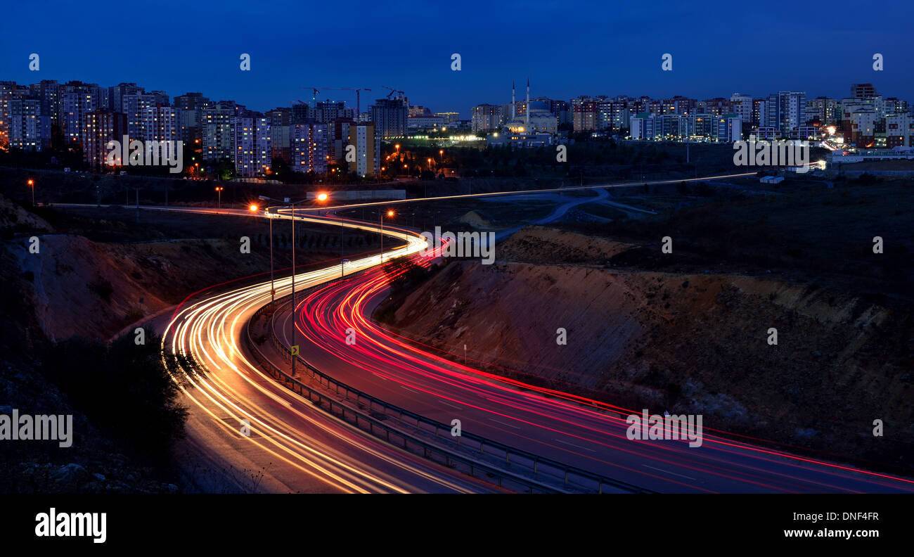 Cars on highway night city hi-res stock photography and images - Alamy