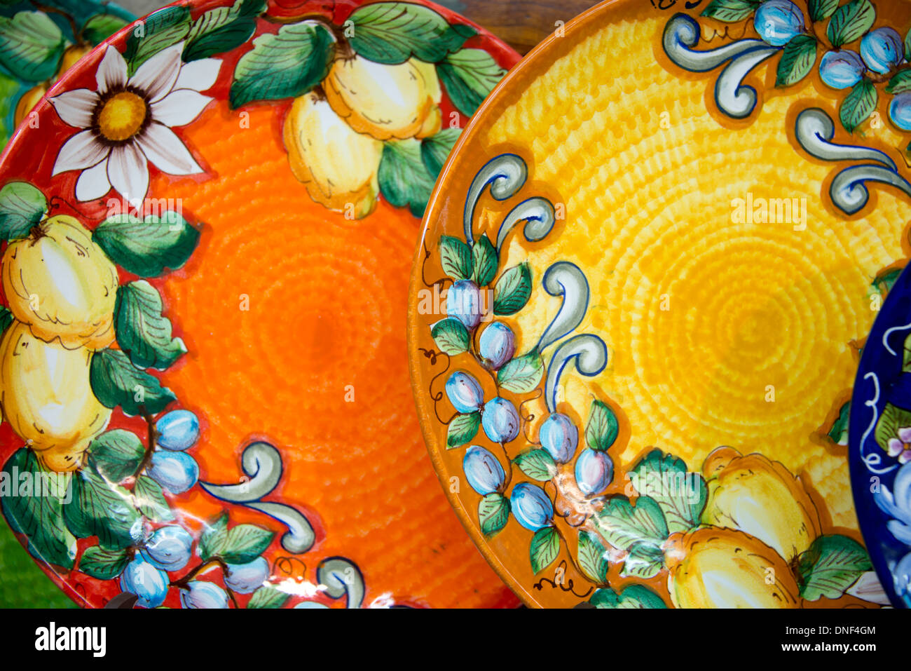 Pottery souvenir plates umbria hi-res stock photography and images - Alamy