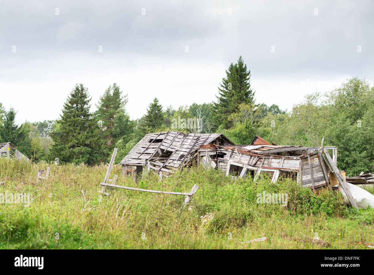 left broken building Stock Photo - Alamy