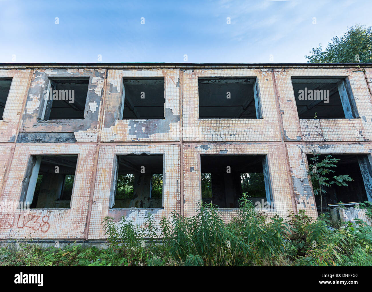 Broken building hi-res stock photography and images - Alamy