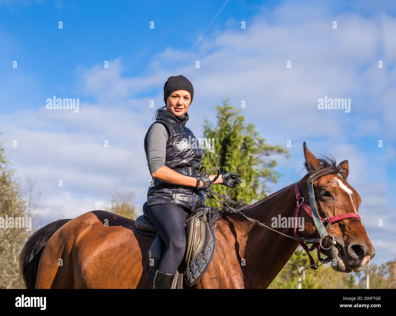 Woman riding horse hi-res stock photography and images - Alamy