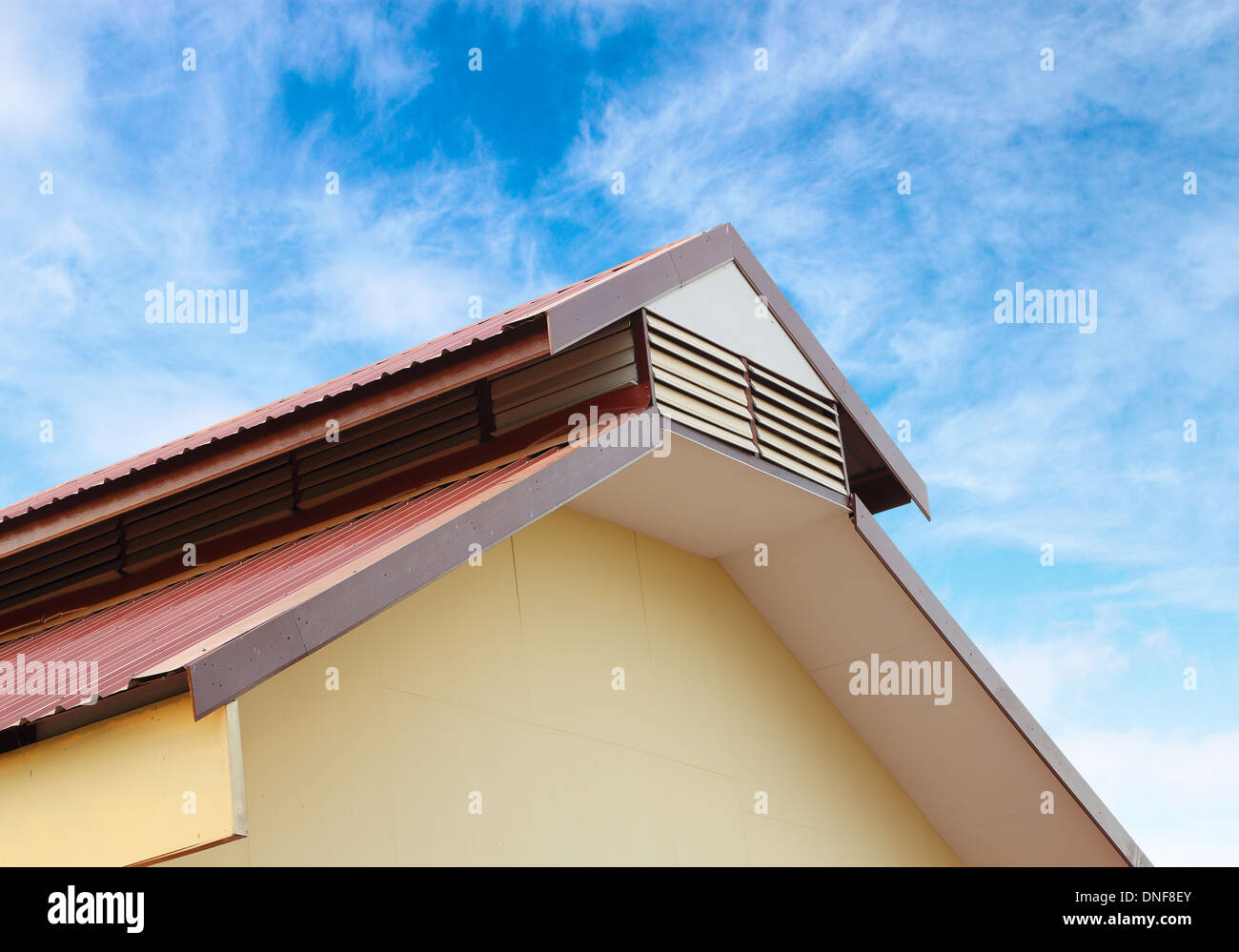 Triangle house design hi-res stock photography and images - Alamy