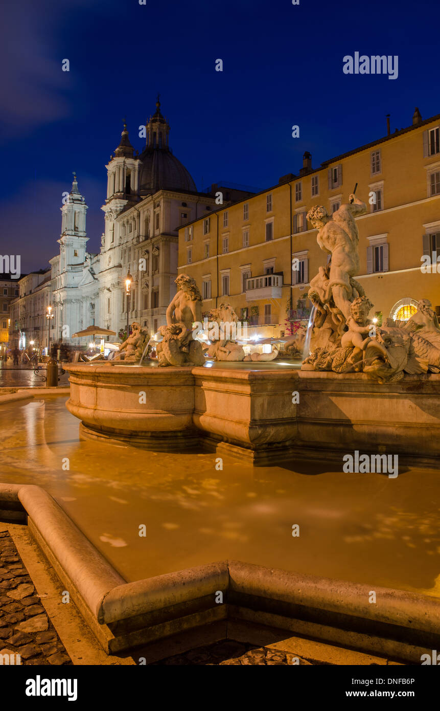 italy rome piazza navona at night Stock Photo - Alamy