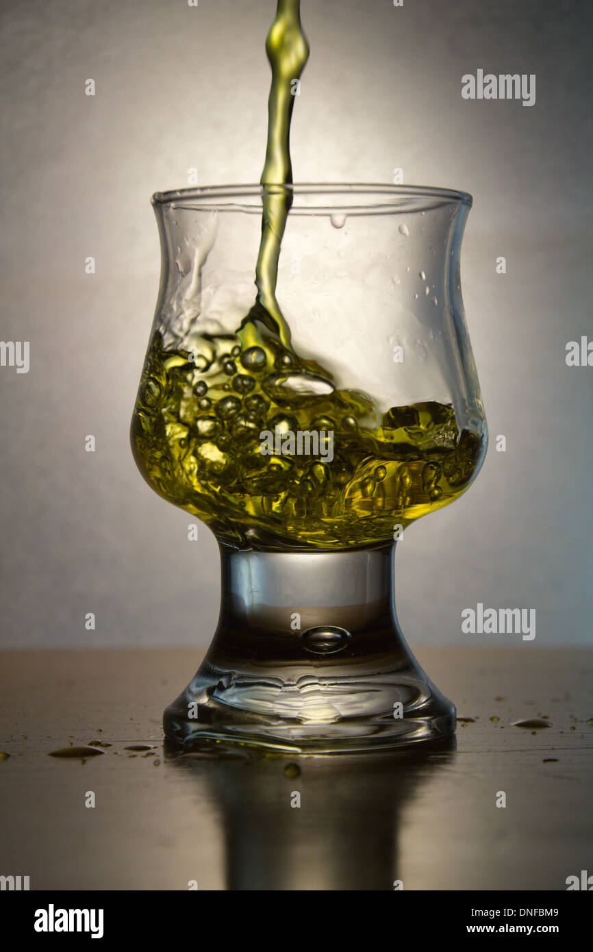 Fill glass hi-res stock photography and images - Alamy