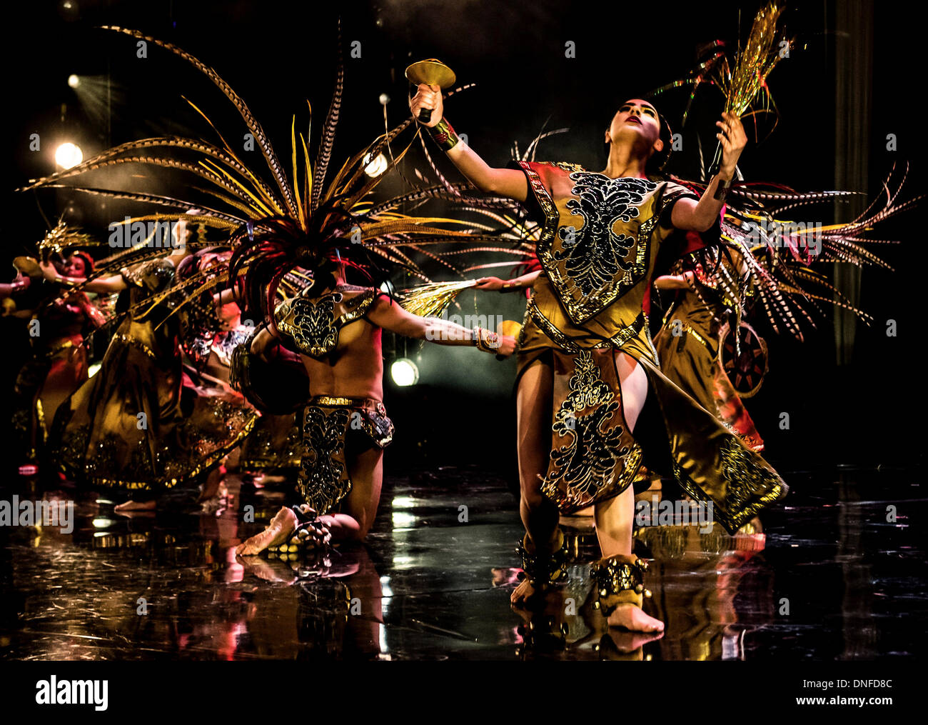 Los Angeles, California, USA. 24th Dec, 2013. Grandeza Mexicana Folk ...