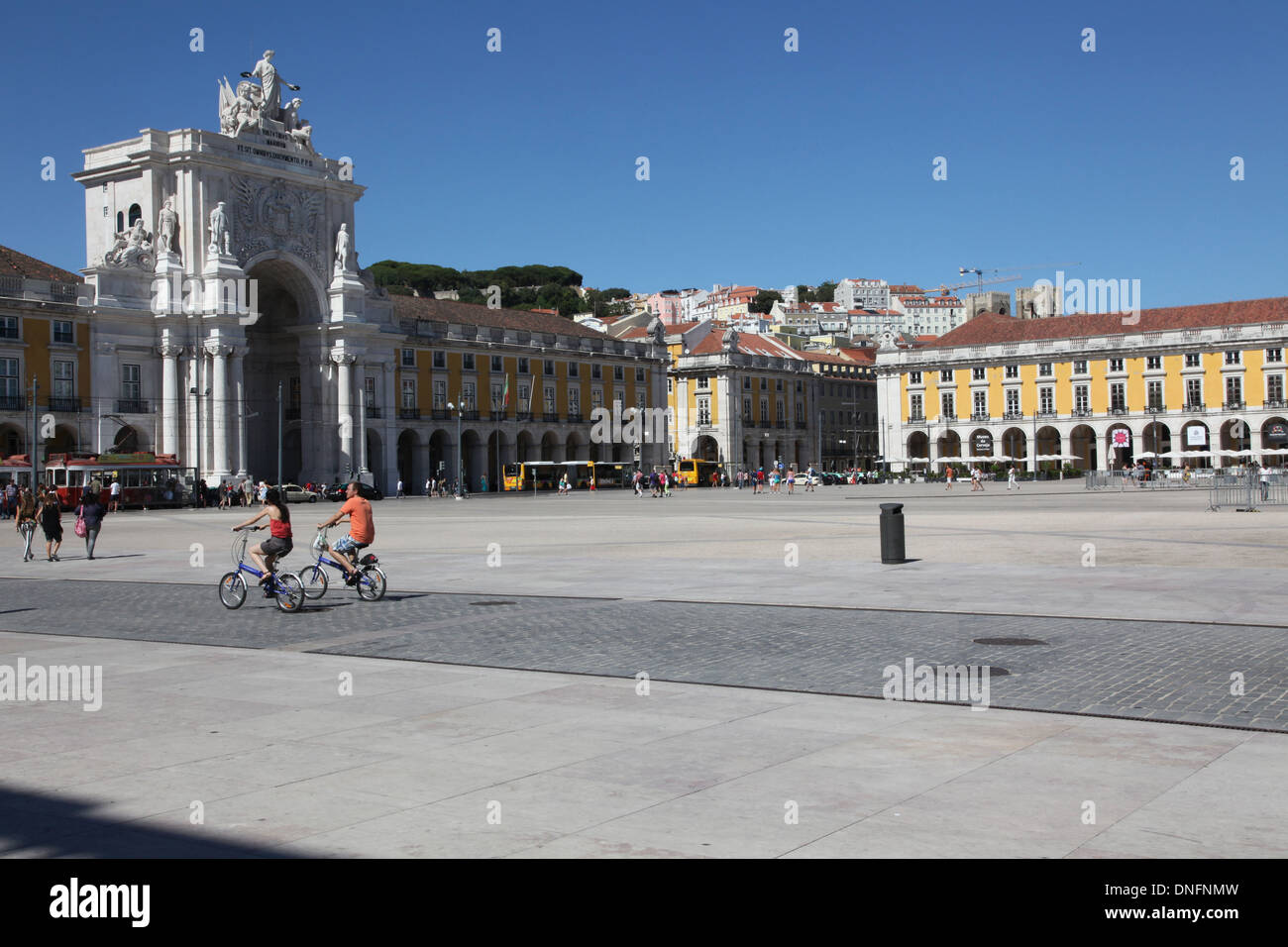 Arco rua augusta on praca hi-res stock photography and images - Alamy