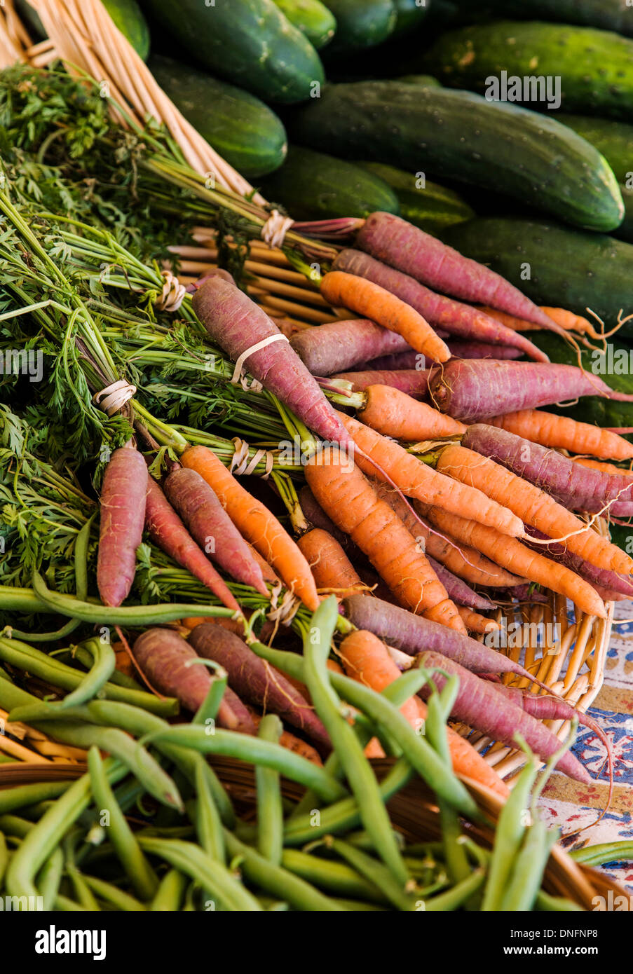 Cucumbers for sale at the market stall hi-res stock photography and ...