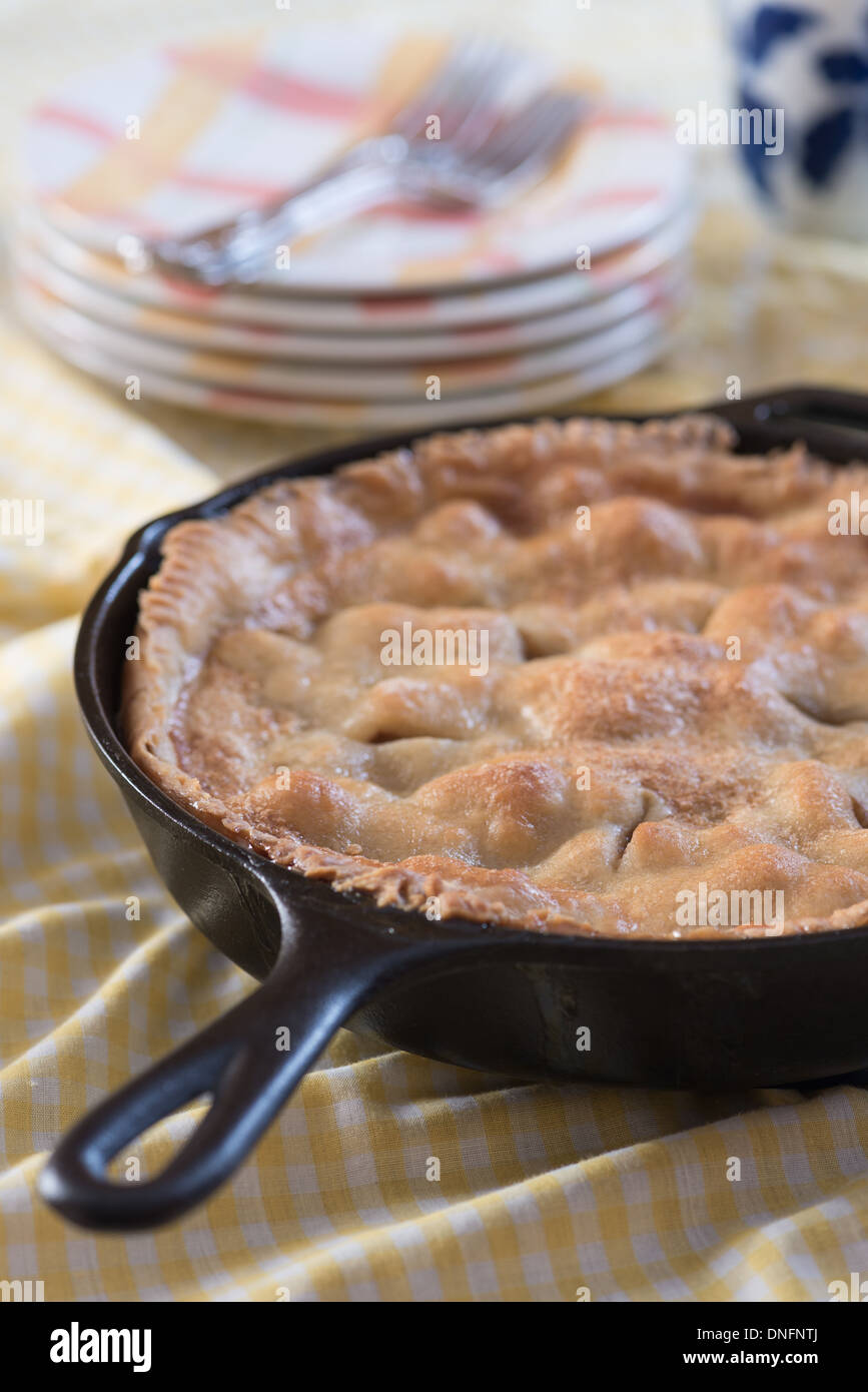 Cast iron cooking hi-res stock photography and images - Alamy