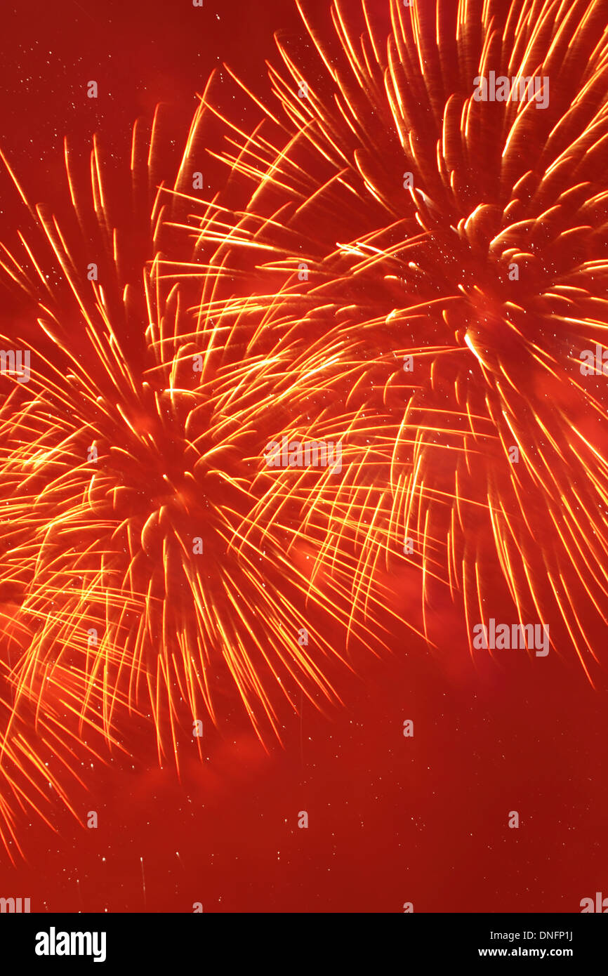 Red fireworks hi-res stock photography and images - Alamy