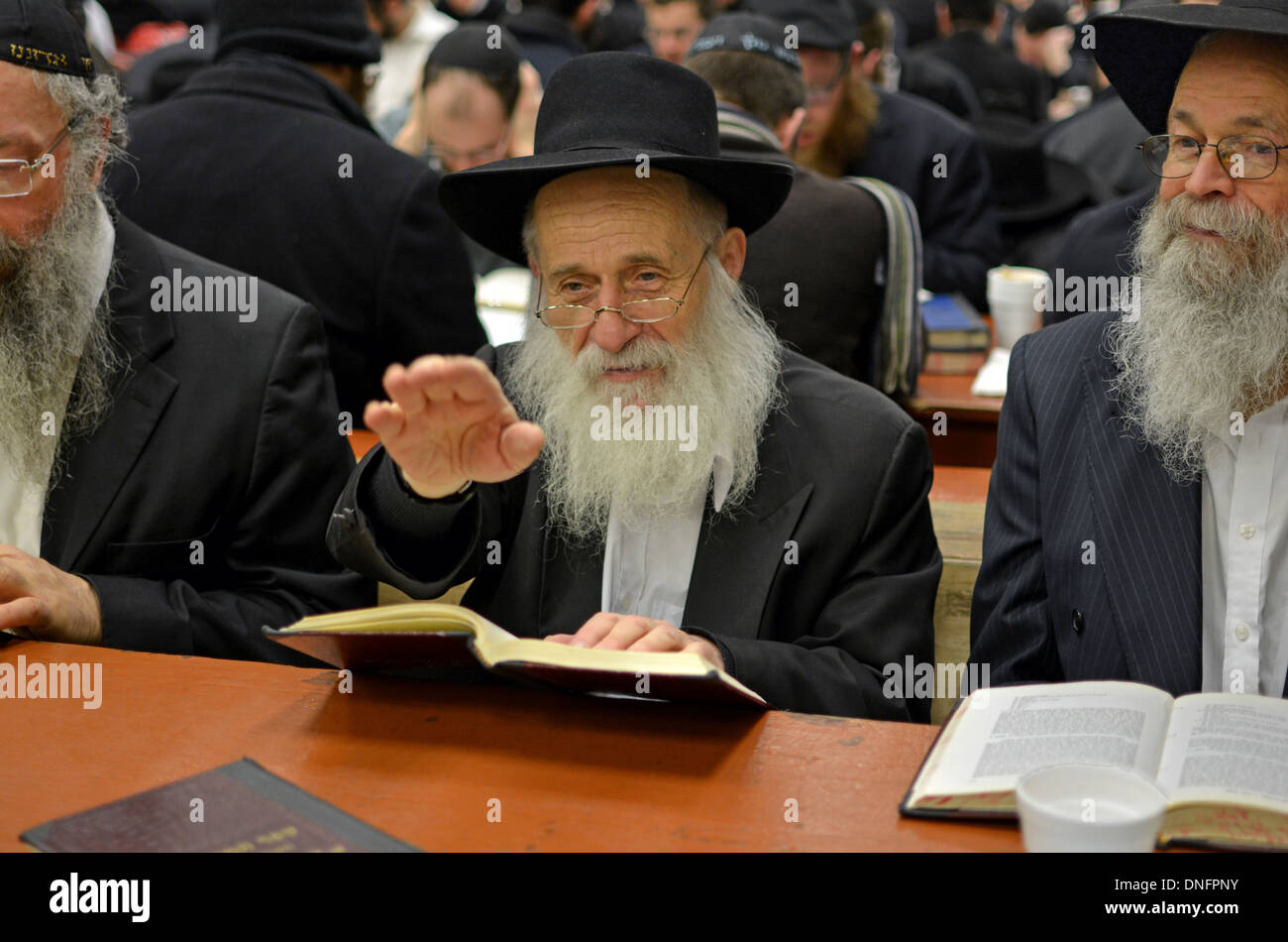 An orthodox Rabbi leading a daily bible study class at Lubavitch ...