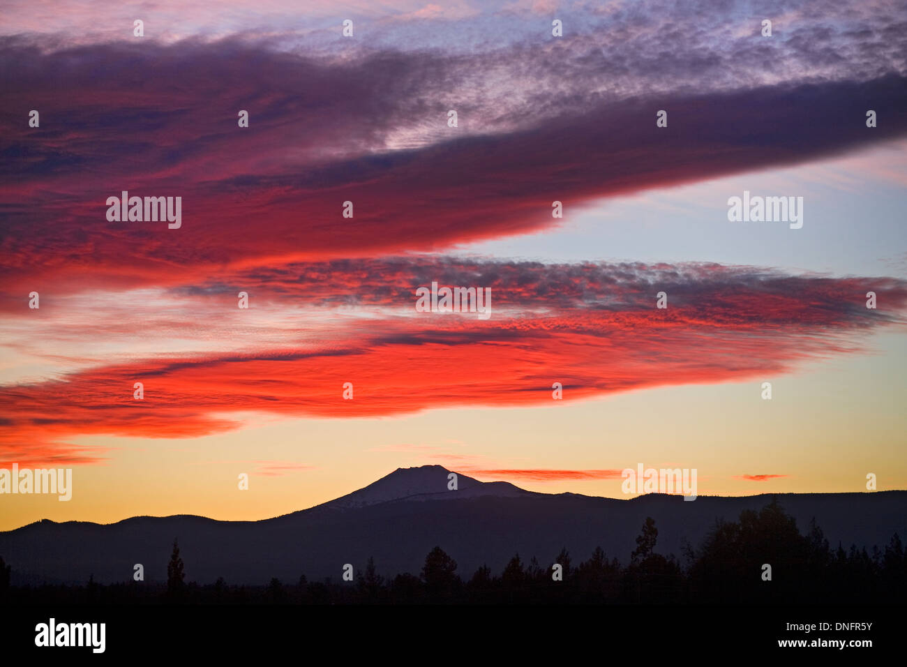 Mountainous area oregon hi-res stock photography and images - Alamy