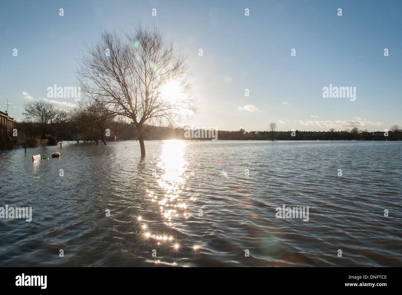 Tonbridge flooding hi-res stock photography and images - Alamy