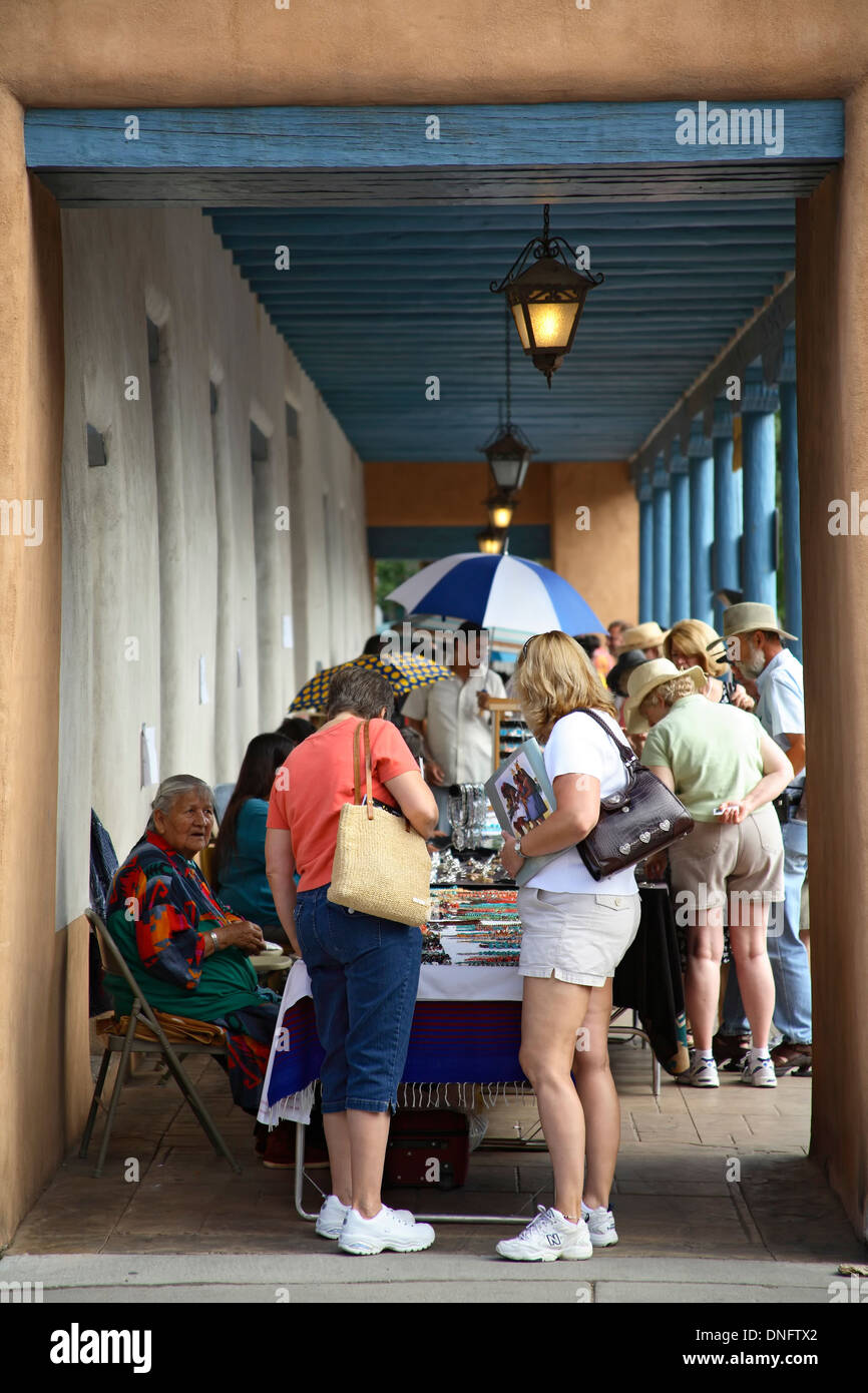 Native american vendors hi-res stock photography and images - Alamy