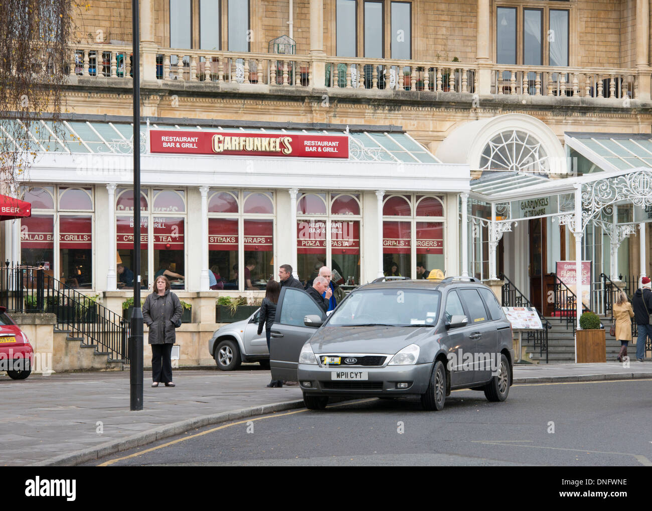 Taxi outside restaurant hi-res stock photography and images - Alamy