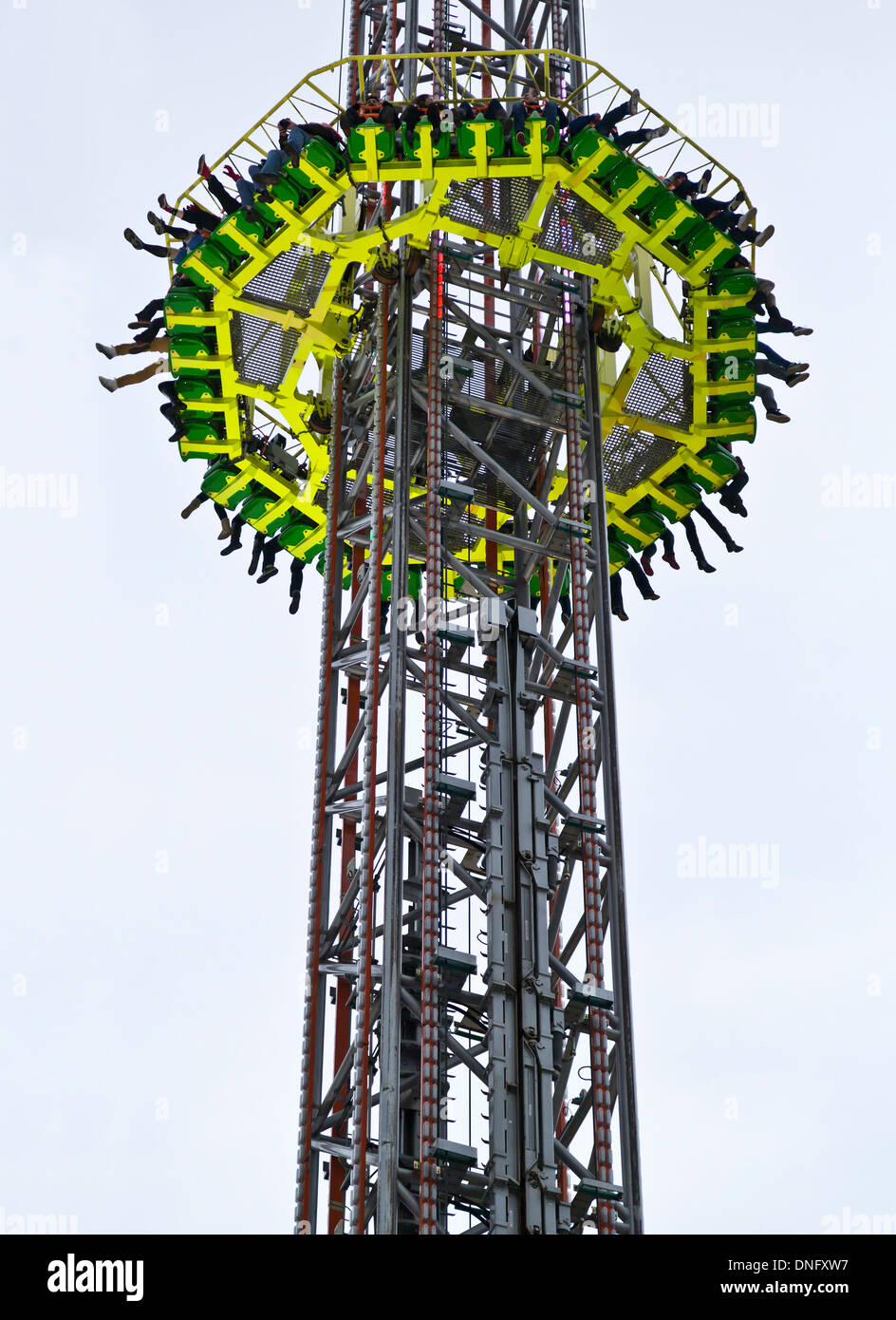 Thrill rides hi-res stock photography and images - Alamy