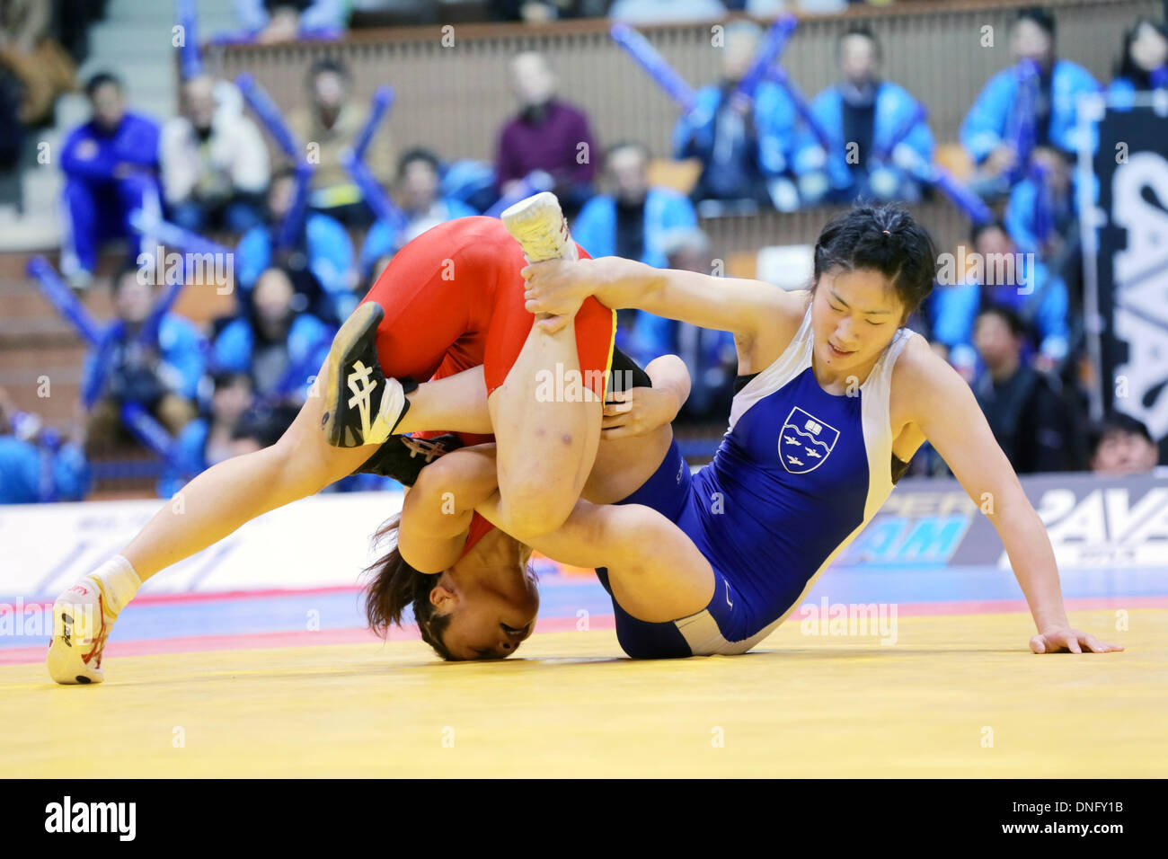 Tokyo, Japan. 23rd Dec, 2013. (L-R) Kaori Icho, Chihiro Kumabe ...