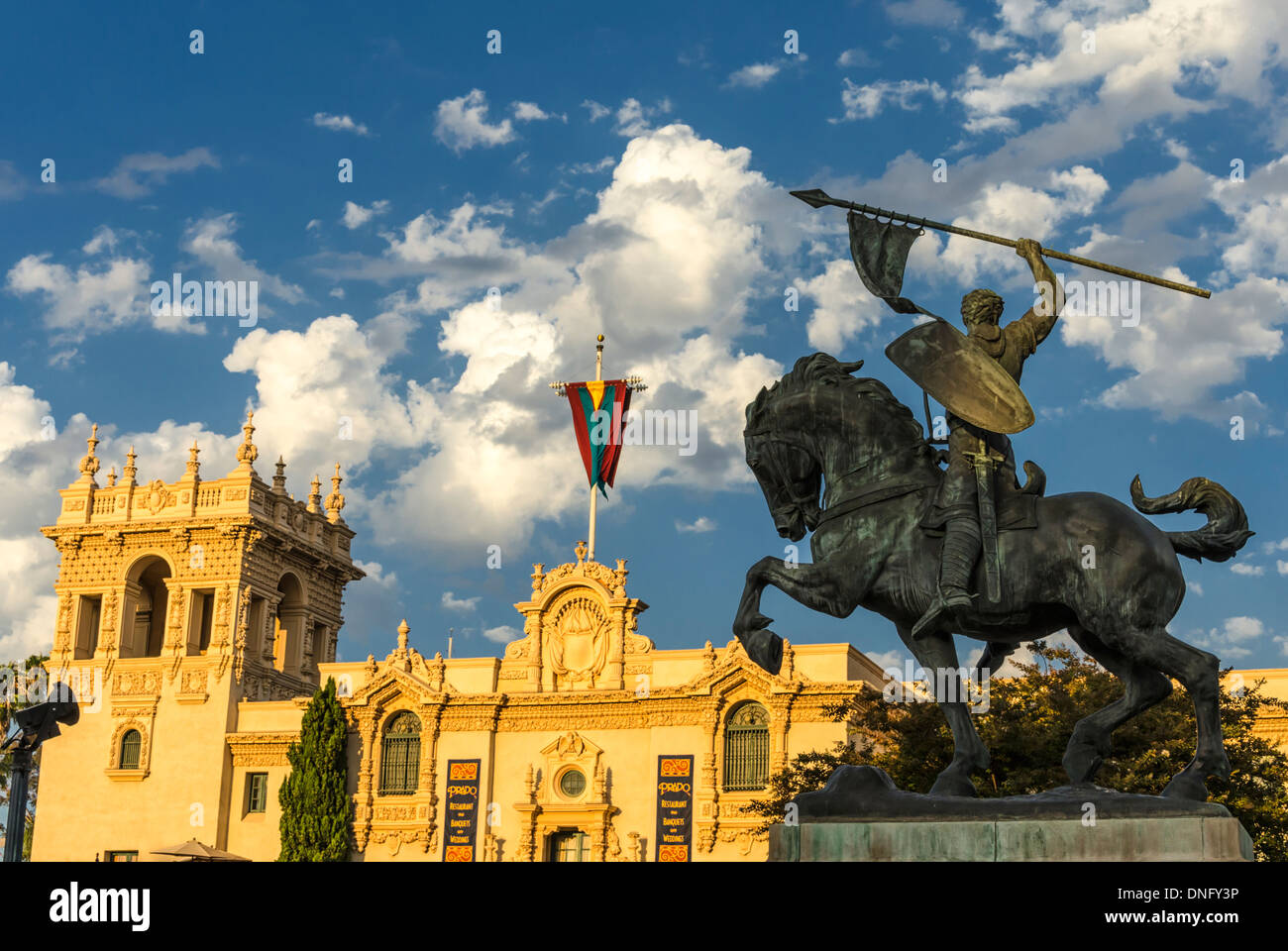 Beauty statue hi-res stock photography and images - Alamy