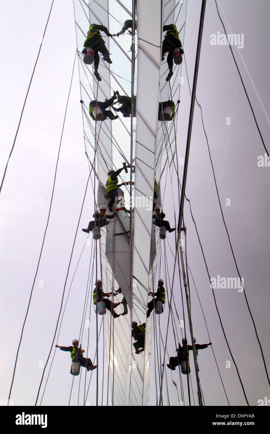 Chinese window washers hi-res stock photography and images - Alamy