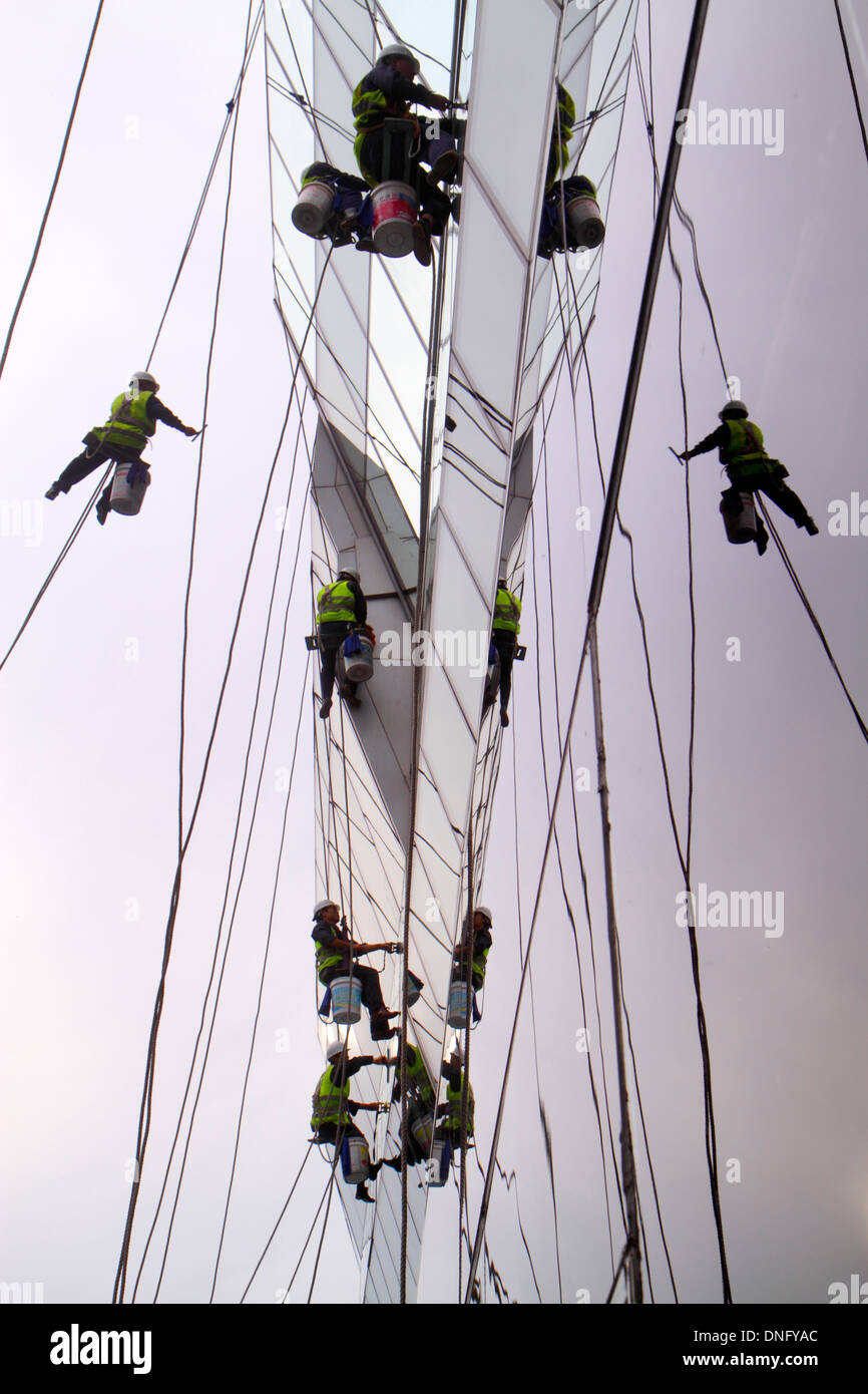 Chinese window washers hi-res stock photography and images - Alamy