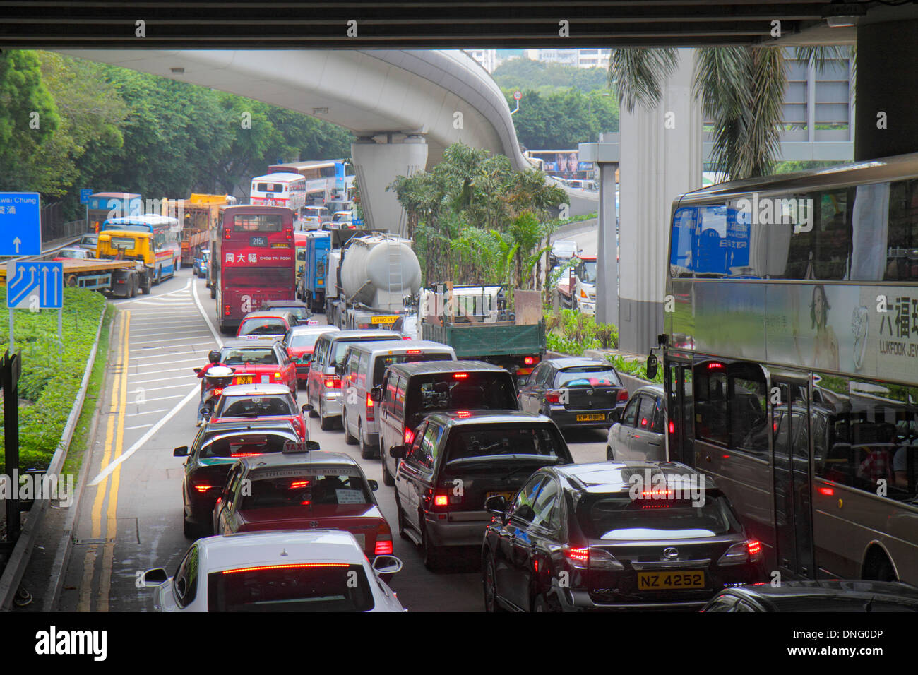 Traffic bus cars hi-res stock photography and images - Alamy
