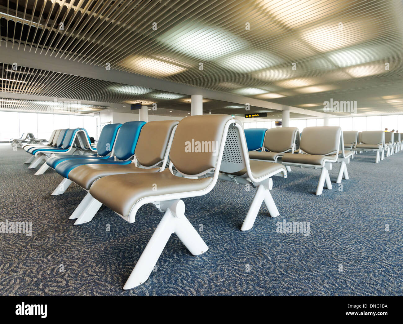 Concourse suvarnabhumi international airport hi-res stock photography ...