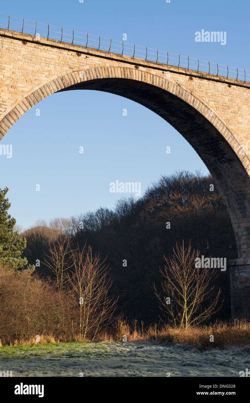 Victorian stone arch bridge hi-res stock photography and images - Alamy