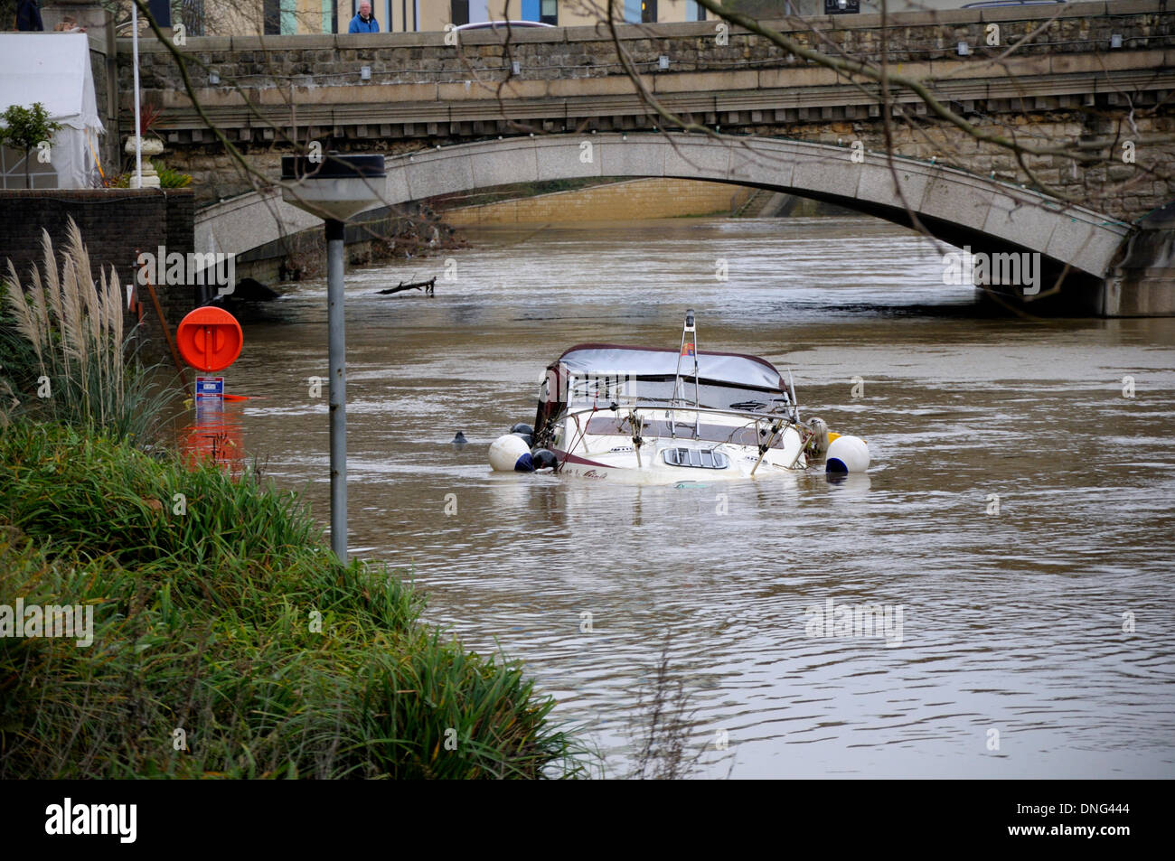 Rain weather extreme flood flooding sink sunk hi-res stock photography ...