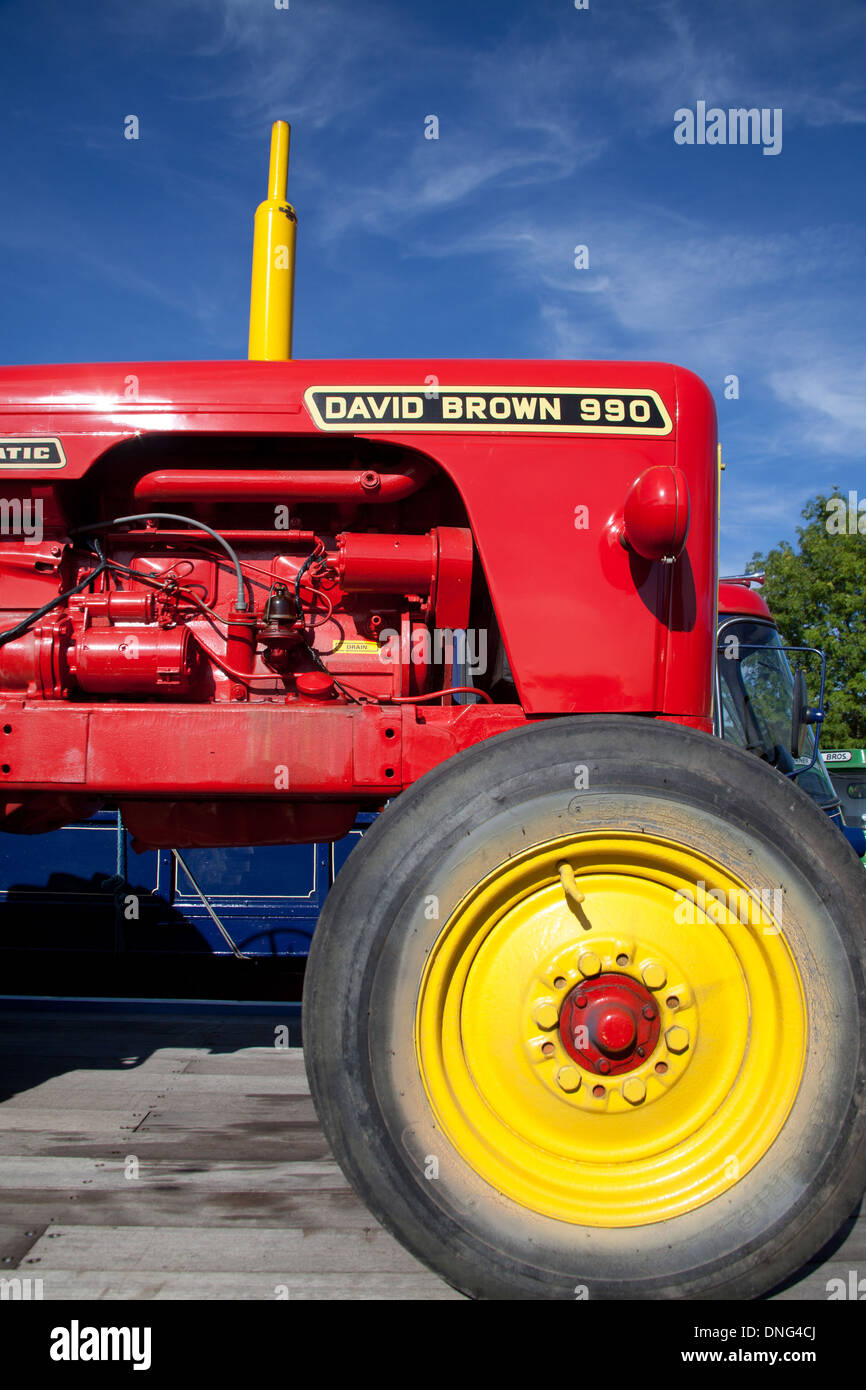 Red classic tractor hi-res stock photography and images - Alamy
