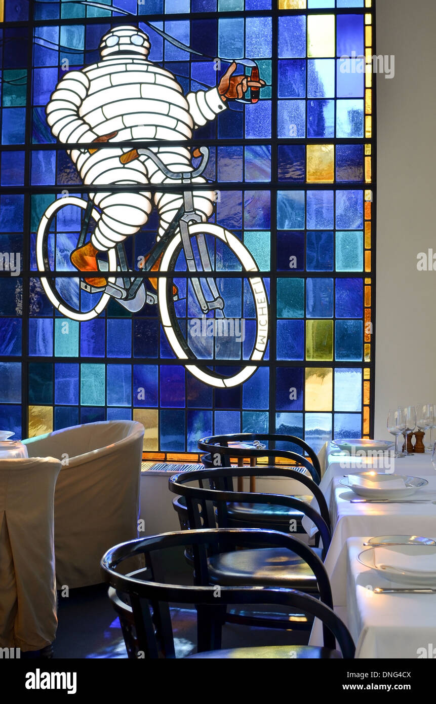 The interior of Bibendum restaurant in South Kensington, London Stock ...