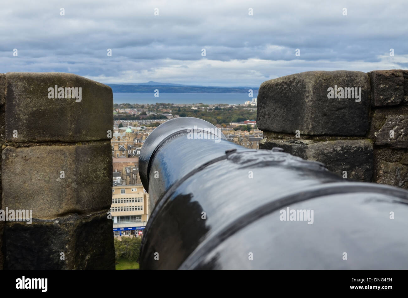 Parapet castle hi-res stock photography and images - Alamy