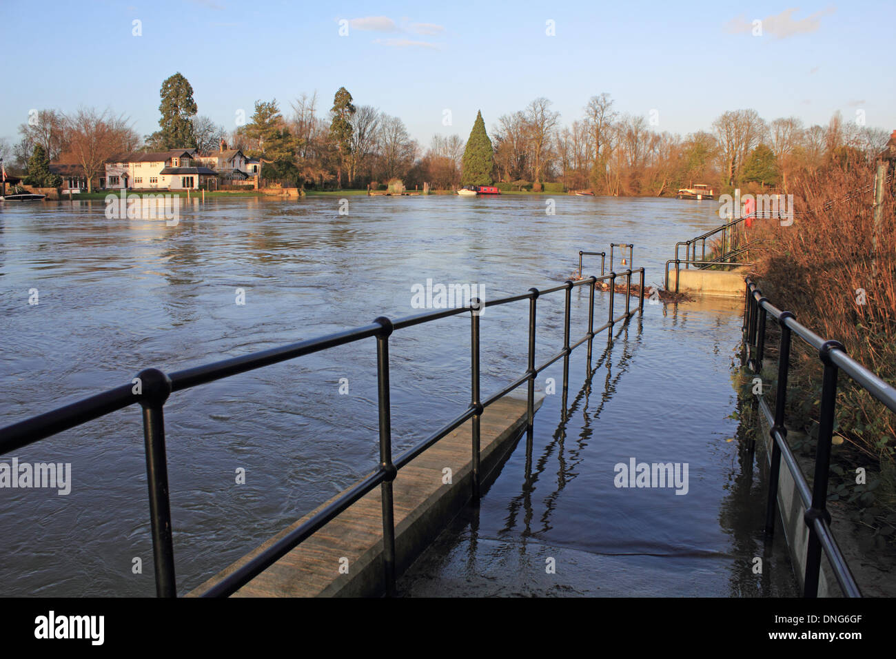 Passenger ferry to weybridge hi-res stock photography and images - Alamy