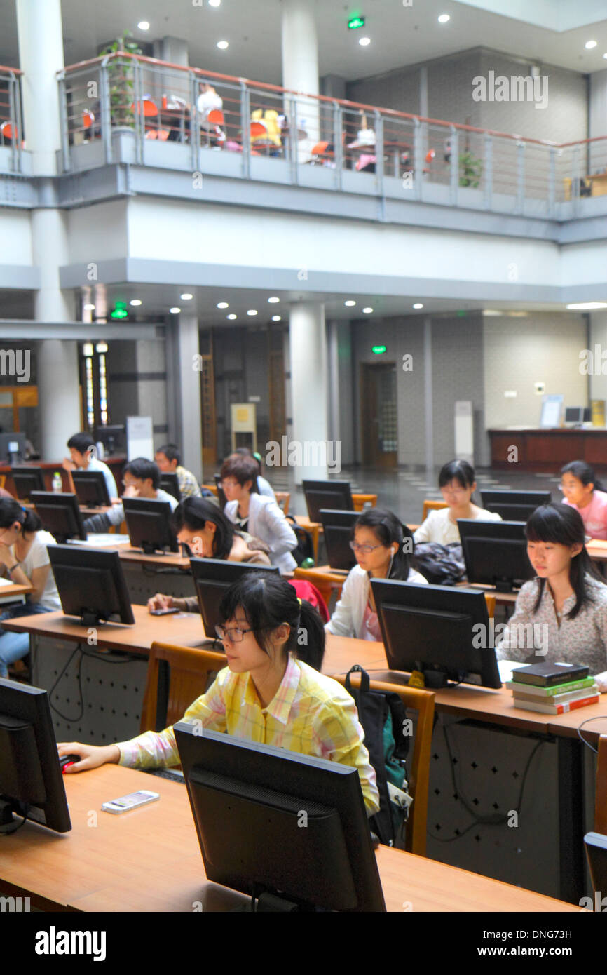 Chinese teen boys hi-res stock photography and images - Alamy