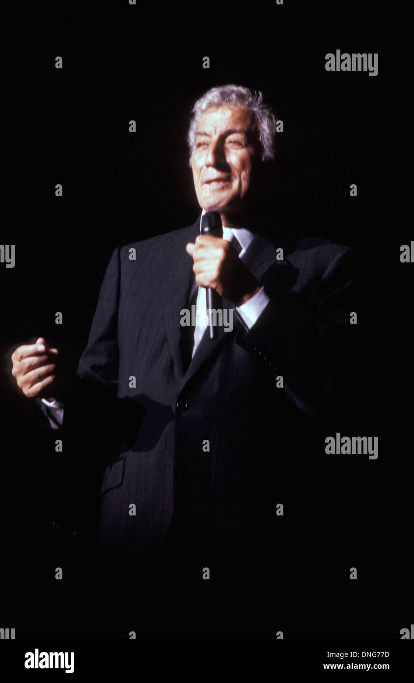 TONY BENNETT US singer about 2003 Stock Photo - Alamy