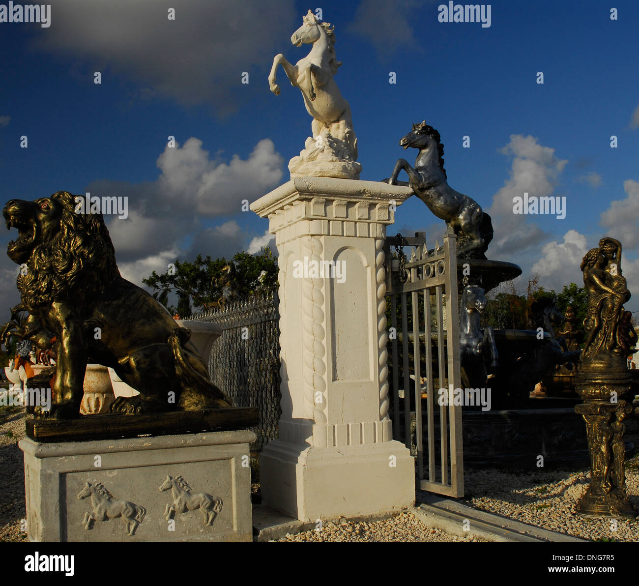 Statuary hi-res stock photography and images - Alamy