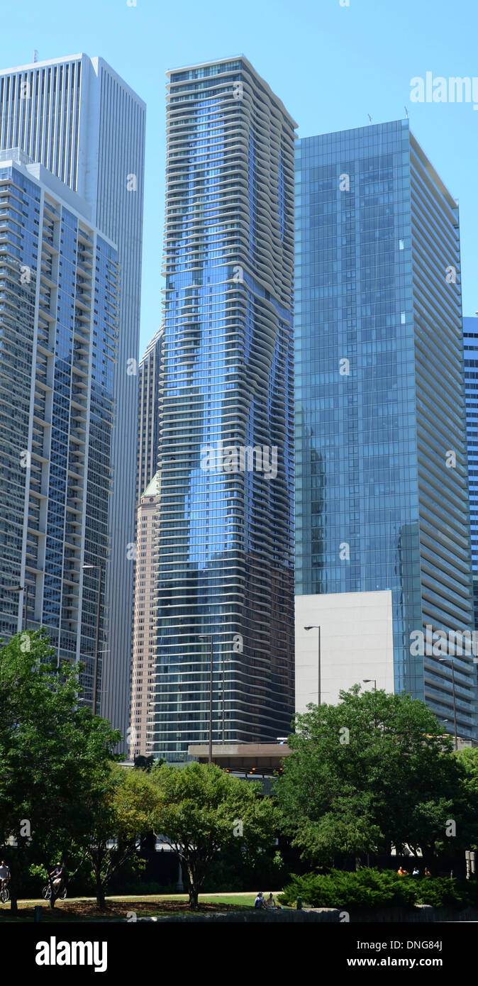 Aqua tower chicago hi-res stock photography and images - Alamy