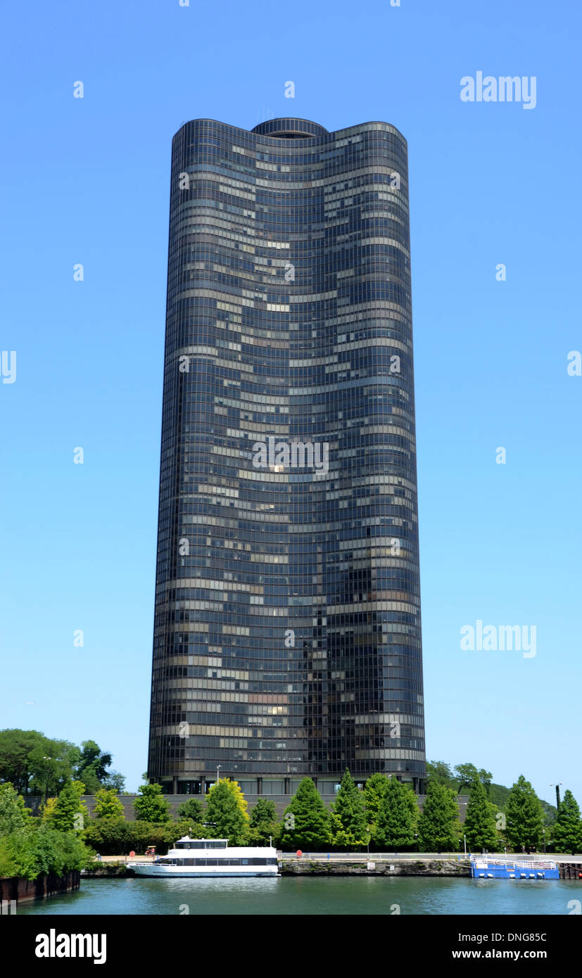 Lake Point Tower in Chicago, IL Stock Photo - Alamy
