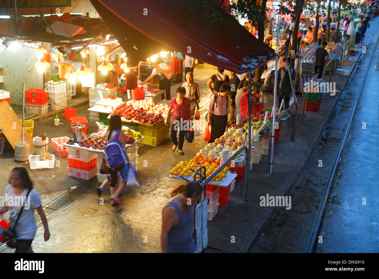 Chinese man buys fruit hi-res stock photography and images - Alamy