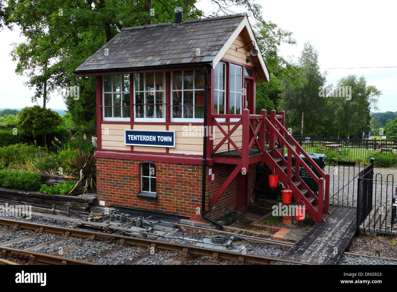 Interlocking signal cabin hi-res stock photography and images - Alamy