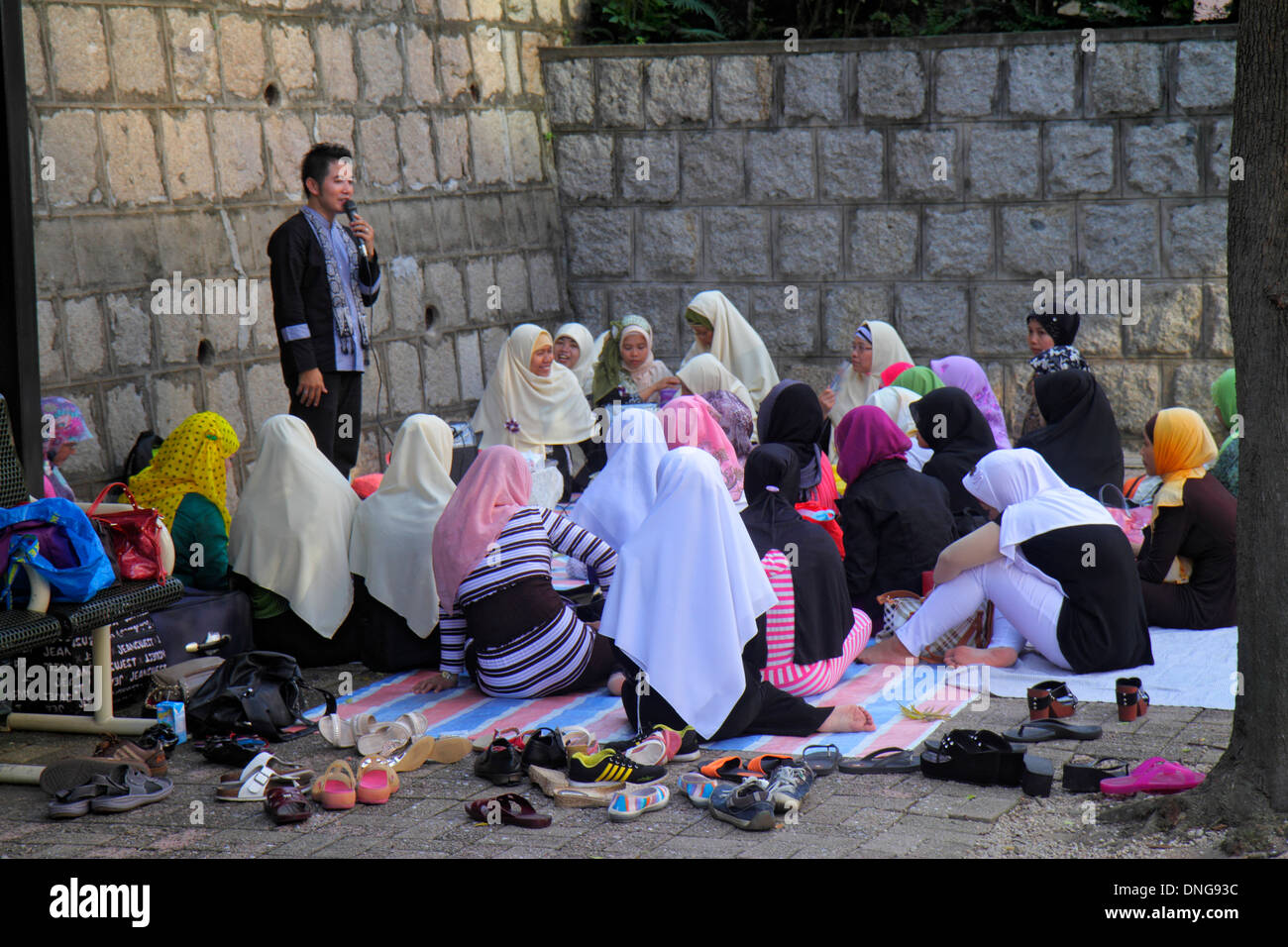 Chinese muslim hi-res stock photography and images - Alamy