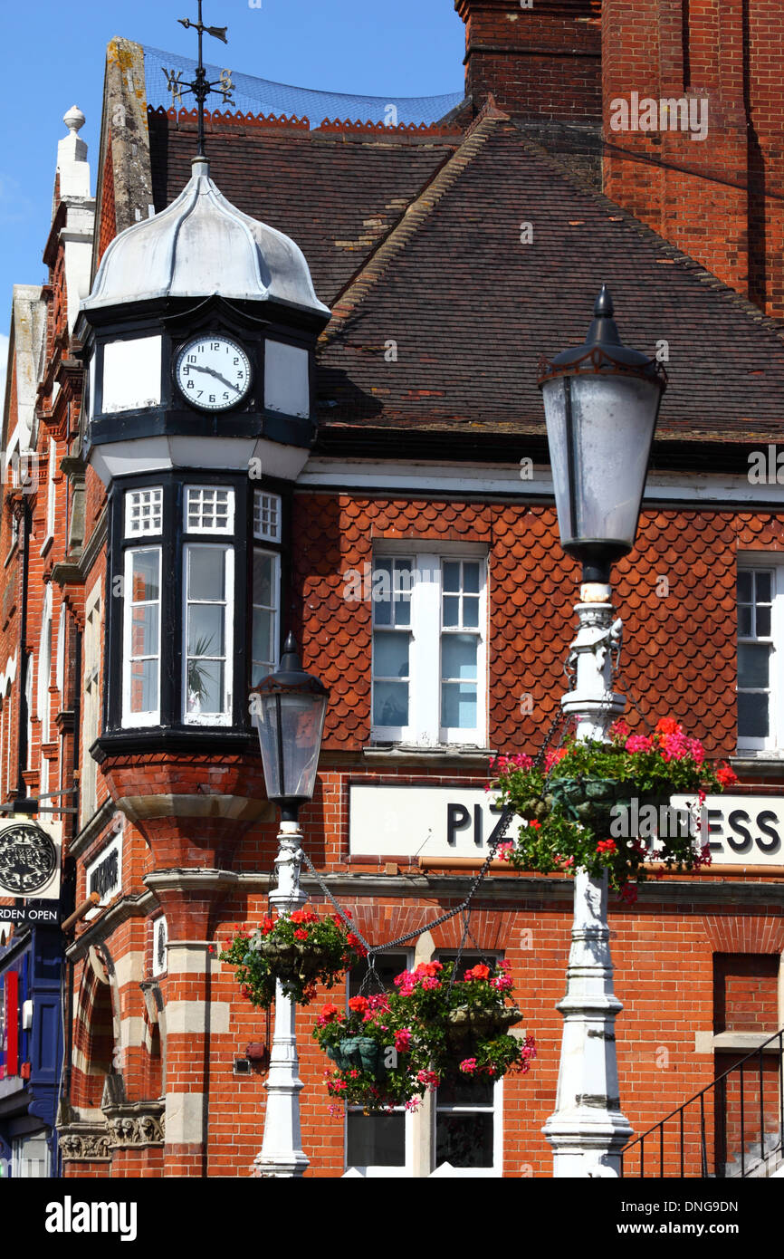 Tilehanging hi-res stock photography and images - Alamy