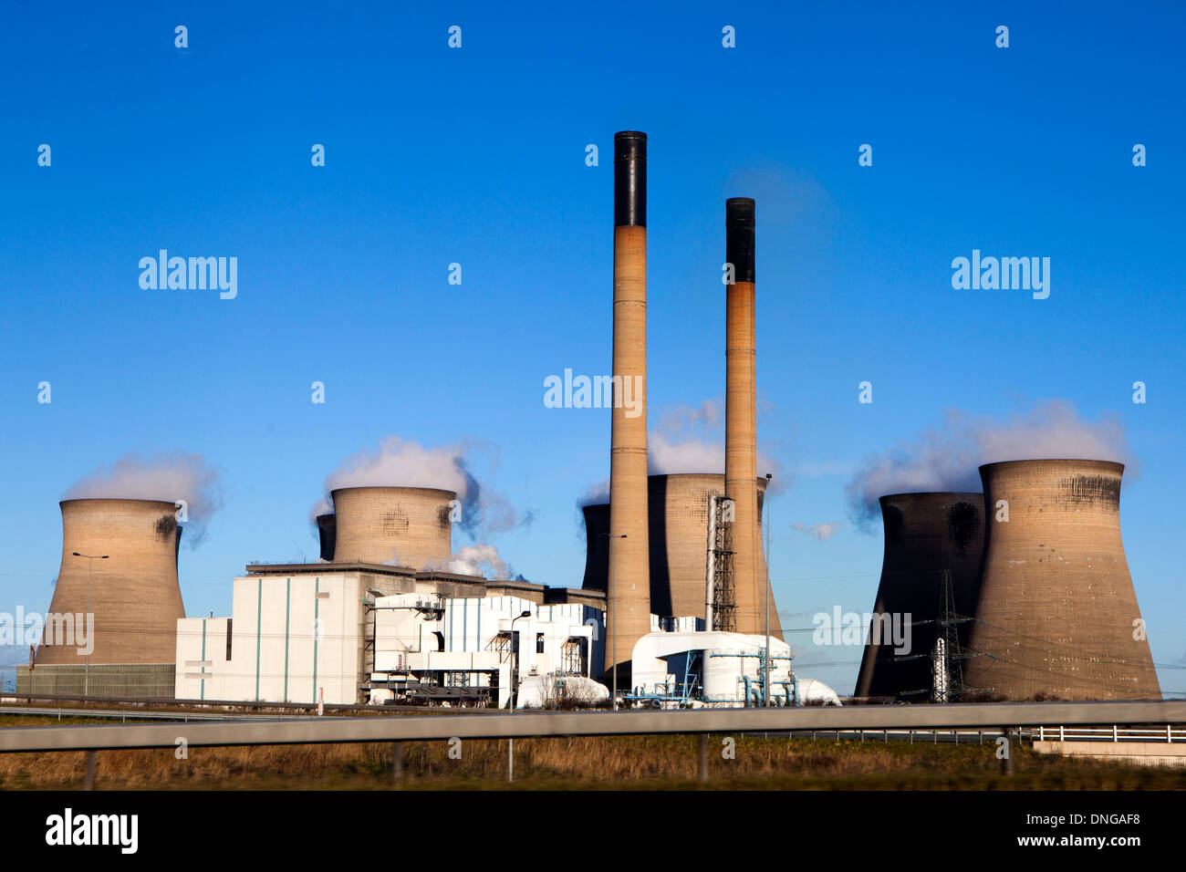 Ferrybridge power station coal fired situated on the River Aire near ...