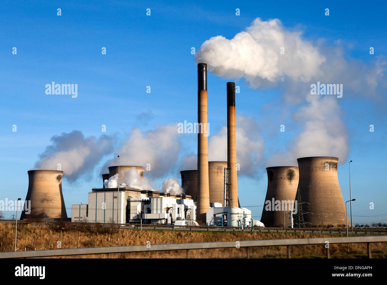 Ferrybridge power station coal fired situated on the River Aire near ...