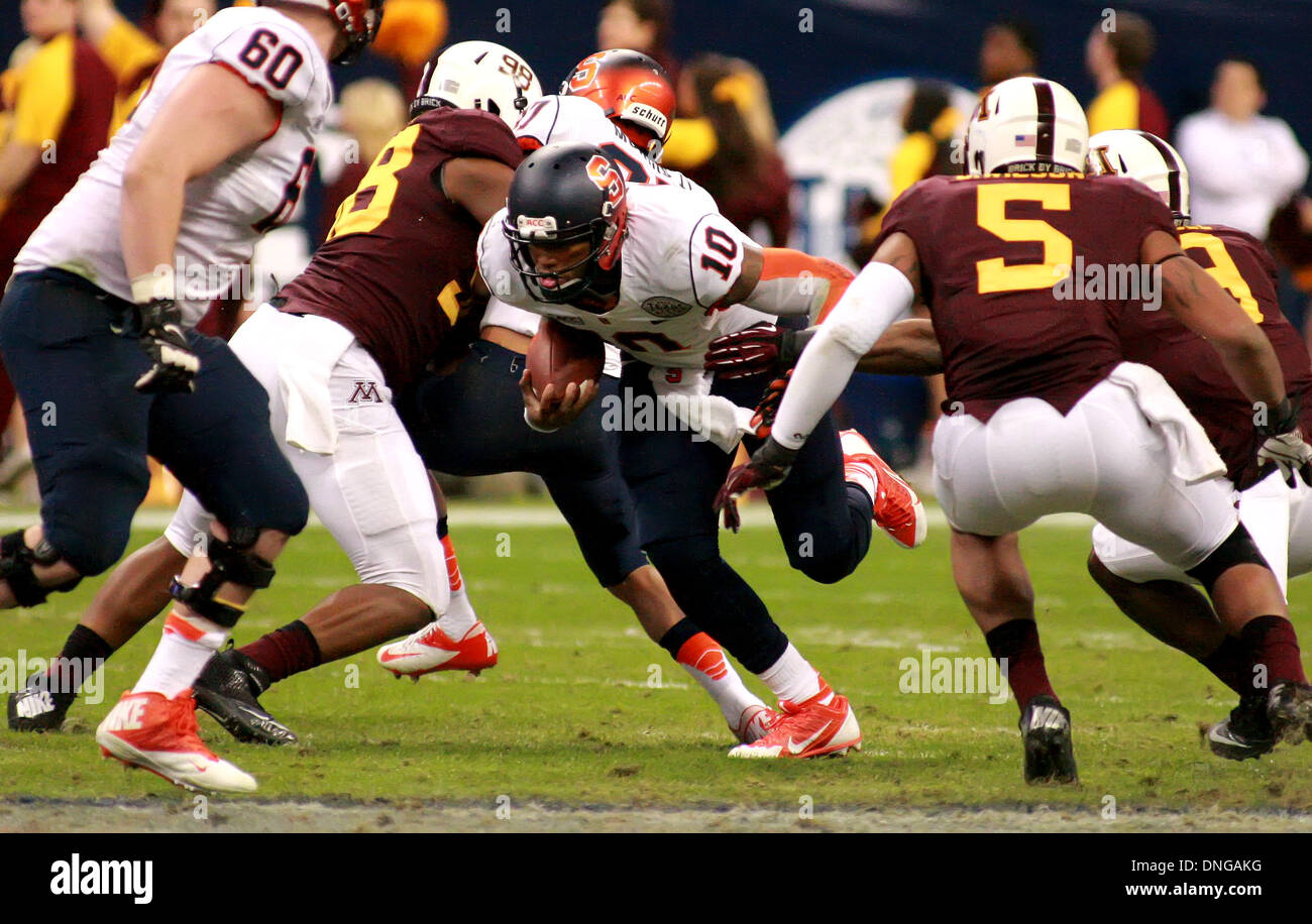 Quarterback option hi-res stock photography and images - Alamy