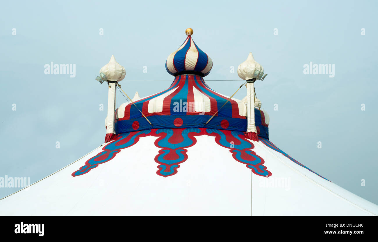 Blue and yellow circus tent hi-res stock photography and images - Alamy