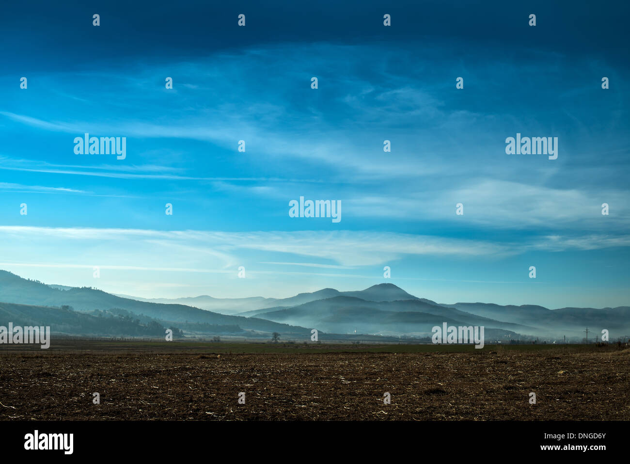 Fog in mountain hi-res stock photography and images - Alamy