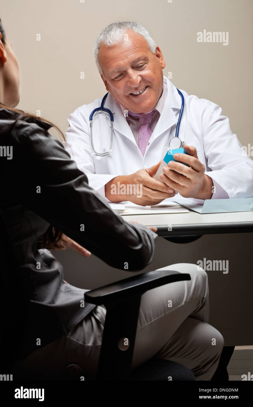 Doctor consultation anonymous hi-res stock photography and images - Alamy